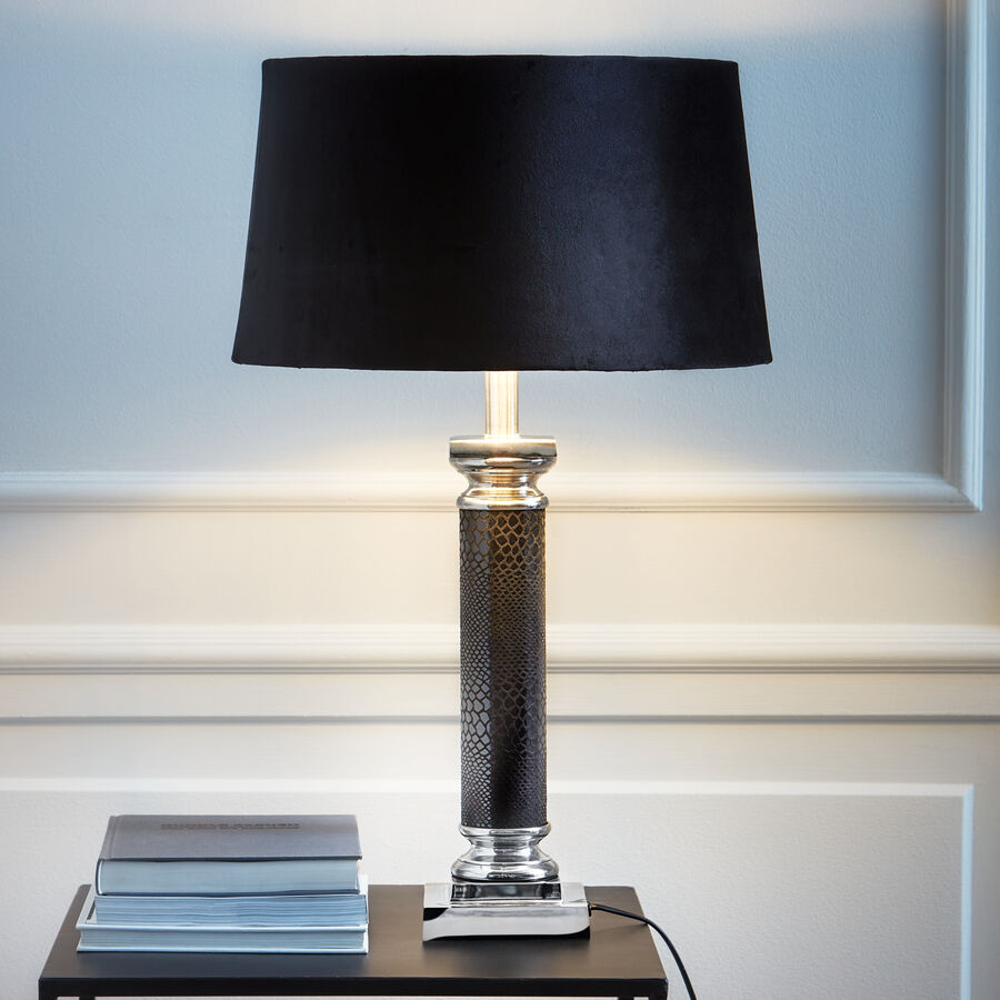 Edle Tischlampe mit modernem Reptil-Detail - Julia Grote Shop