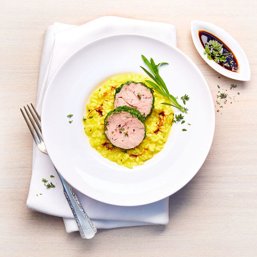 Kalbsfilet im Kräutermantel auf Risotto alla Milanese Rezept | Hagen ...