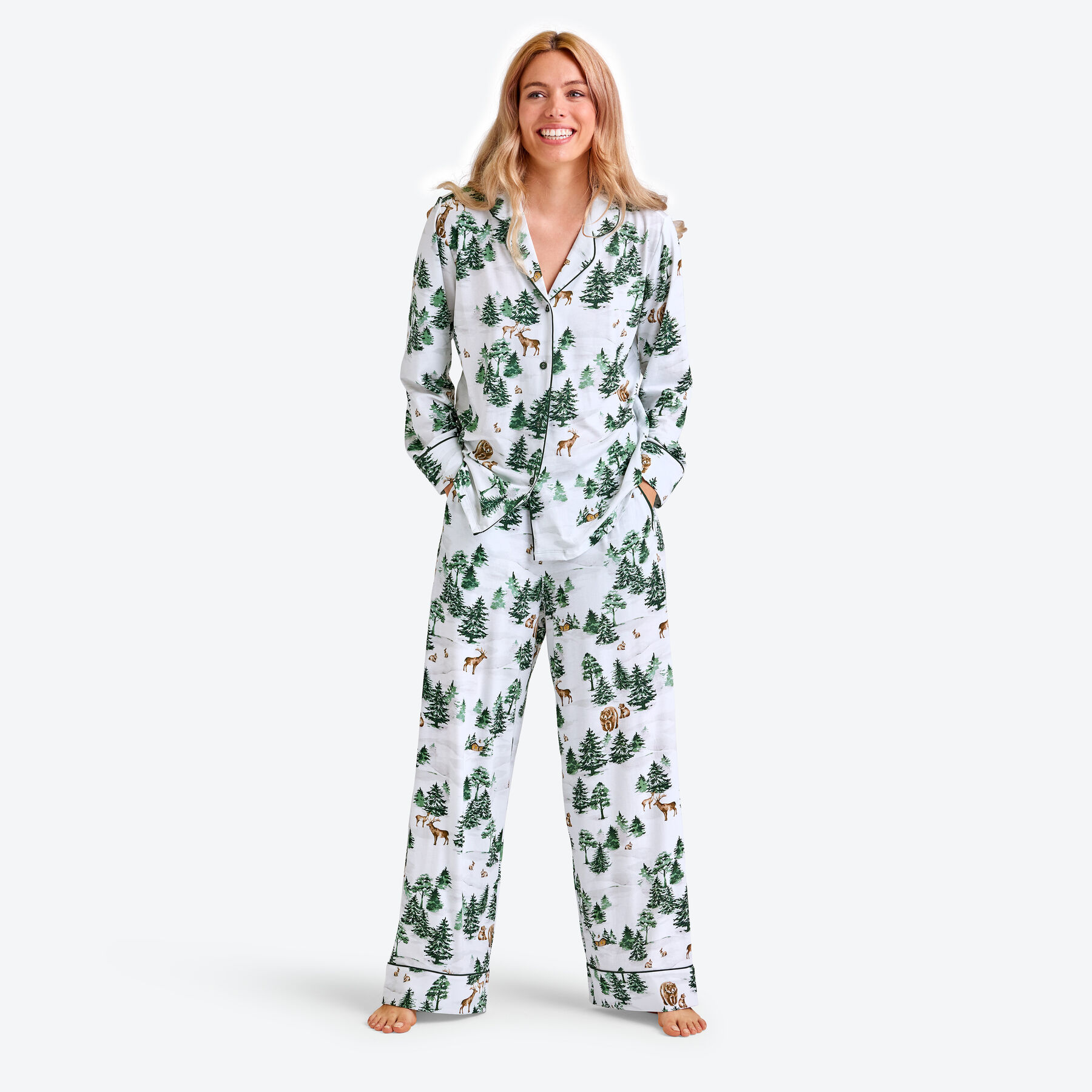 Klassischer Jersey-Pyjama - mit winterlichem Waldmotiv - Julia Grote Shop