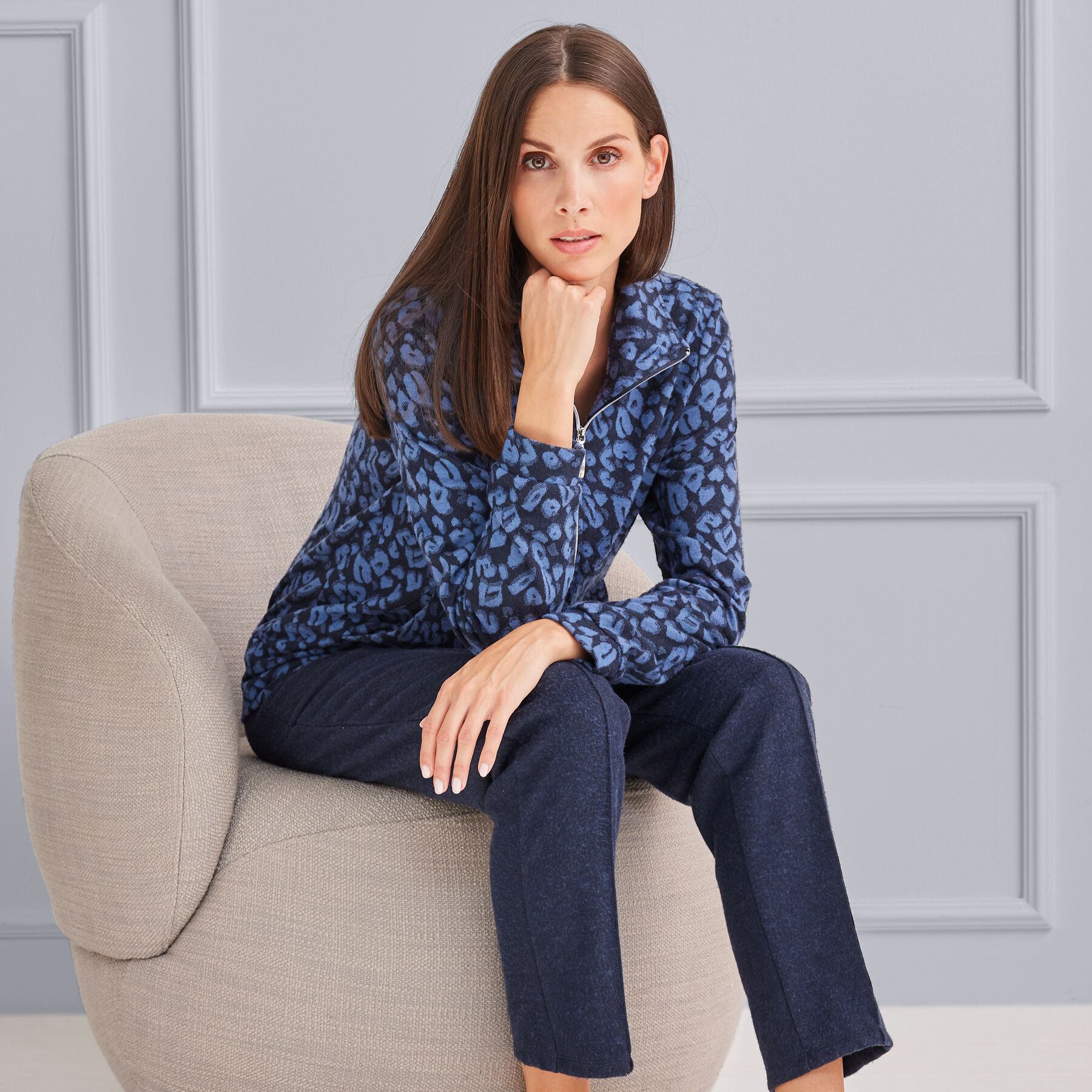 Stilvoll entspannen im wärmenden Homewear-Anzug, Nachtwäsche, Pyjama ...