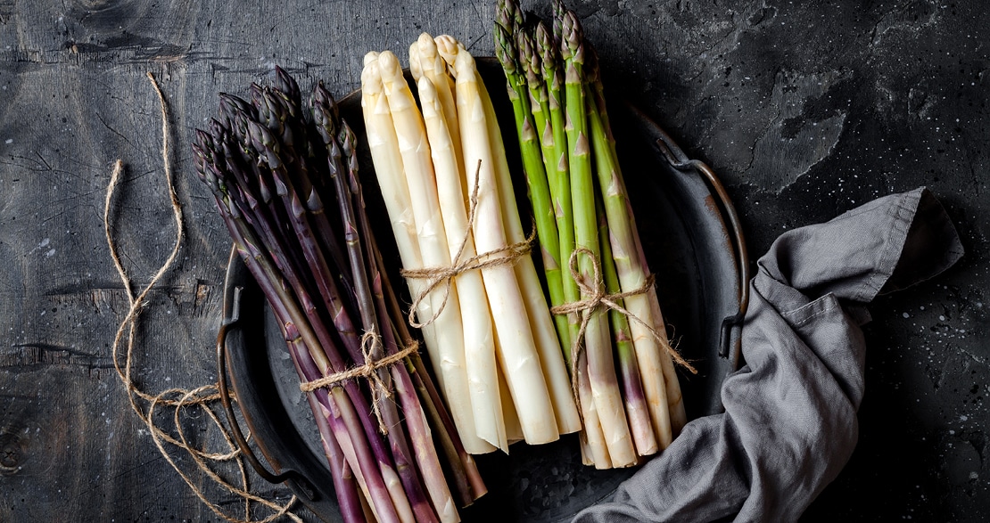Spargel: Sorten, Zubereitung & wie gesund das Saisongemüse ist